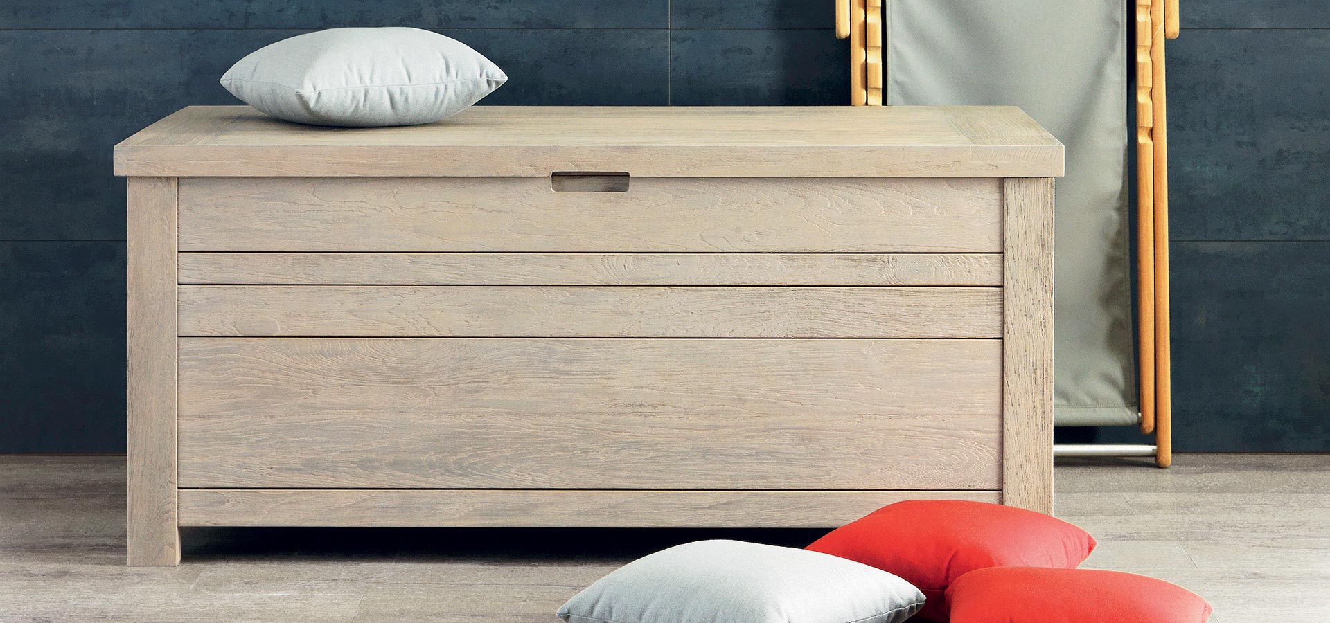 T-Box | Outdoor furniture design trunk in pickled teak | Ethimo